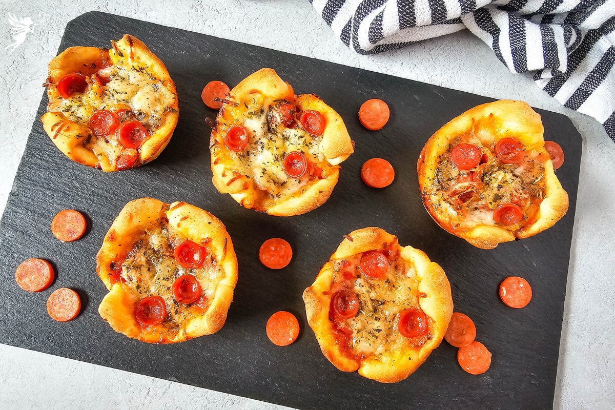 Cheesy & Easy: Bite-Sized Pepperoni Pizza Puffs Everyone Will Love!
