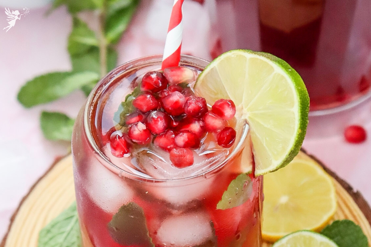 Easy 3-Ingredient Pomegranate Fizz Mocktail: Pure Party Magic!