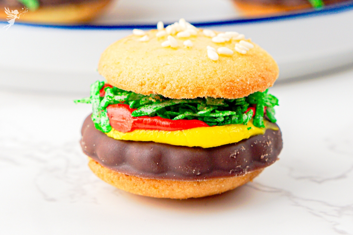 You Won't Believe These Adorable Mini Burgers Are Actually Cookies!